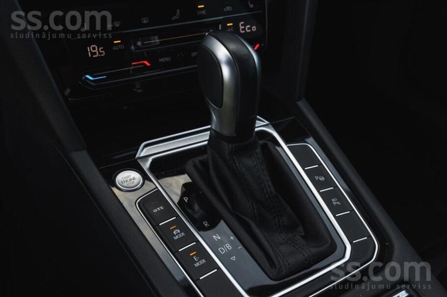 Pelēks Volkswagen Arteon 2022 Ventspils, ar dzinēja tilpumu 1.40 L un nobraukumu 130 tūkst. km par 24650 €, foto 28 vietnē AUTOMOTO.COM.LV