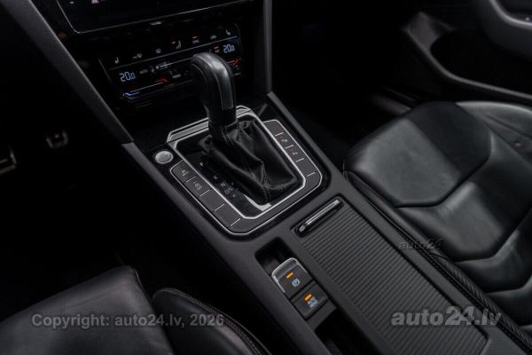 Grey Volkswagen Arteon 2022 in Tallinn, with an engine capacity of 2.00 L and mileage of 159 thousand km for 27900 €, photo 9 on AUTOMOTO.COM.LV