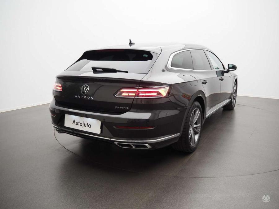 Grey Volkswagen Arteon 2022 in Vilnius, with an engine capacity of 1.40 L and mileage of 156 thousand km for 23200 €, photo 5 on AUTOMOTO.COM.LV
