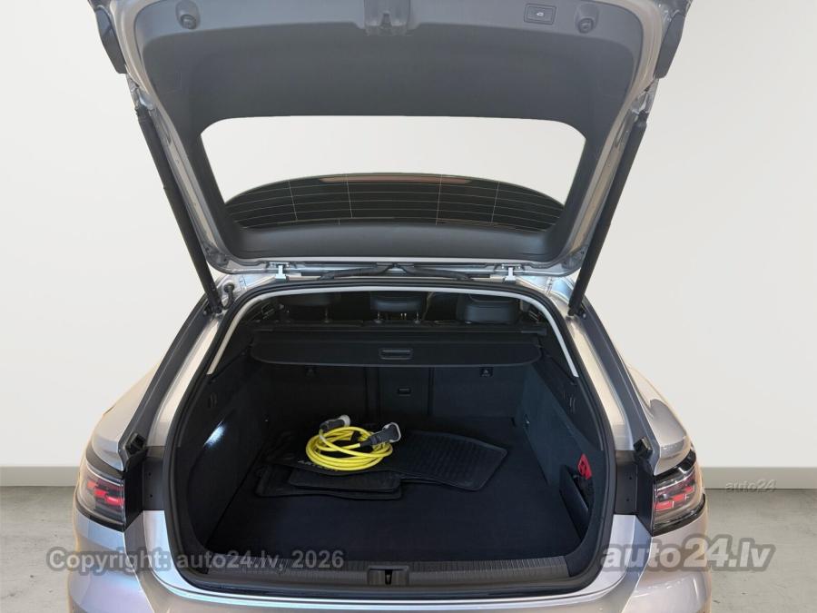 Pelēks Volkswagen Arteon 2022 Tallina, ar dzinēja tilpumu 1.40 L un nobraukumu 69 tūkst. km par 25900 €, foto 16 vietnē AUTOMOTO.COM.LV