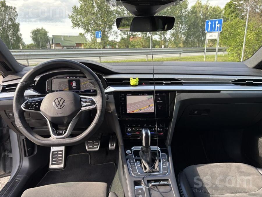 Grey Volkswagen Arteon 2022 in Riga, with an engine capacity of 1.40 L and mileage of 128 thousand km for 23500 €, photo 10 on AUTOMOTO.COM.LV