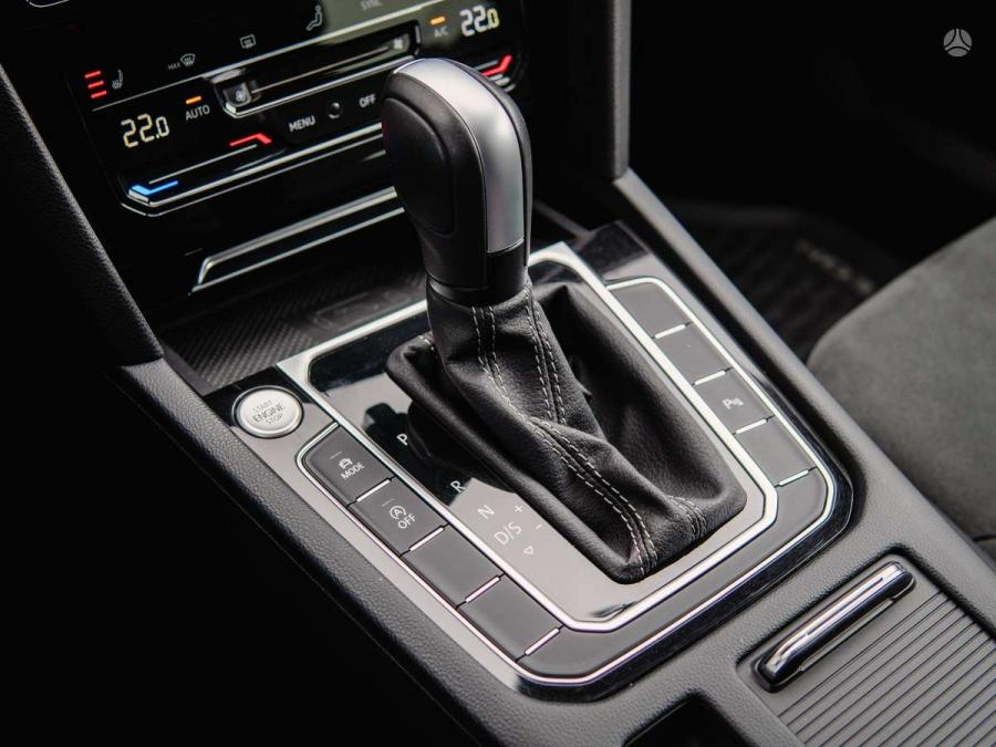 Pelēks Volkswagen Arteon 2022 Kauņa, ar dzinēja tilpumu 1.97 L un nobraukumu 219 tūkst. km par 21450 €, foto 22 vietnē AUTOMOTO.COM.LV