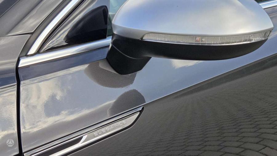 Pelēks Volkswagen Arteon 2022 Marijampole, ar dzinēja tilpumu 1.40 L un nobraukumu 124 tūkst. km par 19999 €, foto 3 vietnē AUTOMOTO.COM.LV