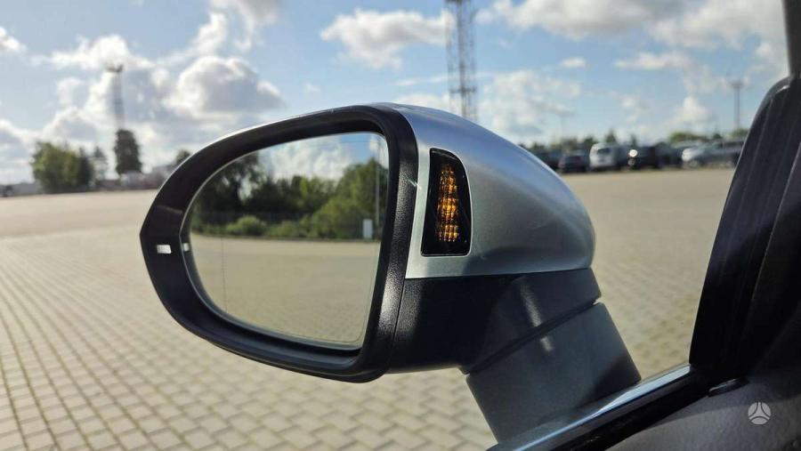 Pelēks Volkswagen Arteon 2022 Marijampole, ar dzinēja tilpumu 1.40 L un nobraukumu 124 tūkst. km par 19999 €, foto 6 vietnē AUTOMOTO.COM.LV