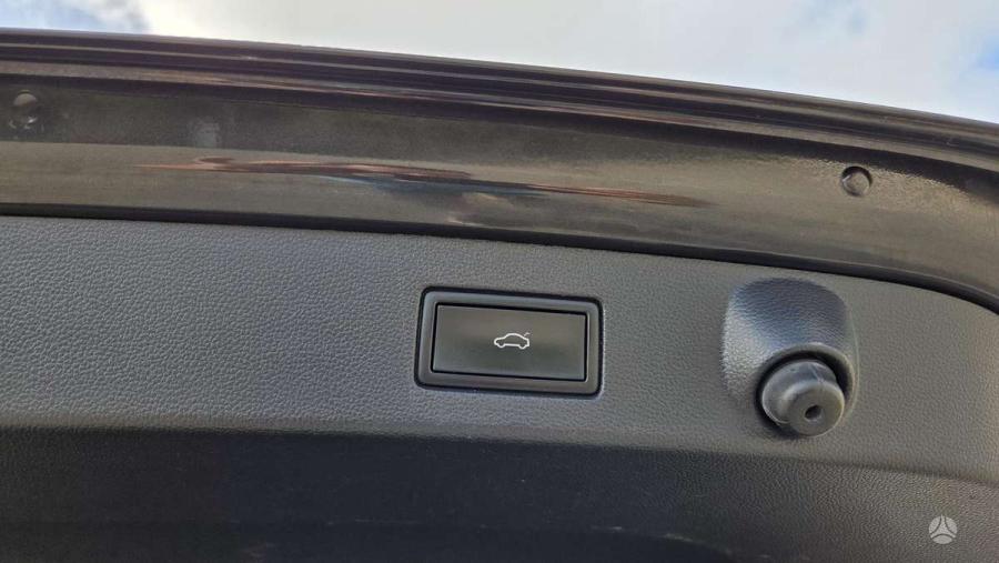 Pelēks Volkswagen Arteon 2022 Marijampole, ar dzinēja tilpumu 1.40 L un nobraukumu 124 tūkst. km par 19999 €, foto 13 vietnē AUTOMOTO.COM.LV