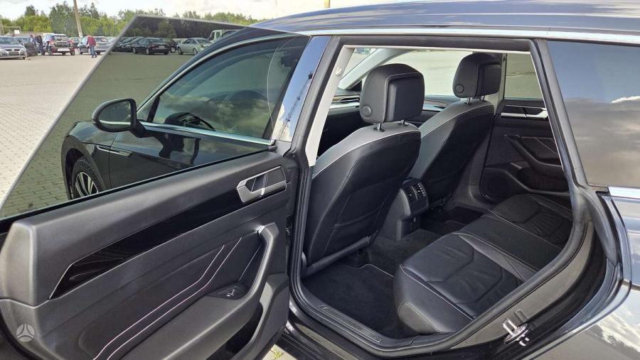 Pelēks Volkswagen Arteon 2022 Marijampole, ar dzinēja tilpumu 1.40 L un nobraukumu 124 tūkst. km par 19999 €, foto 24 vietnē AUTOMOTO.COM.LV