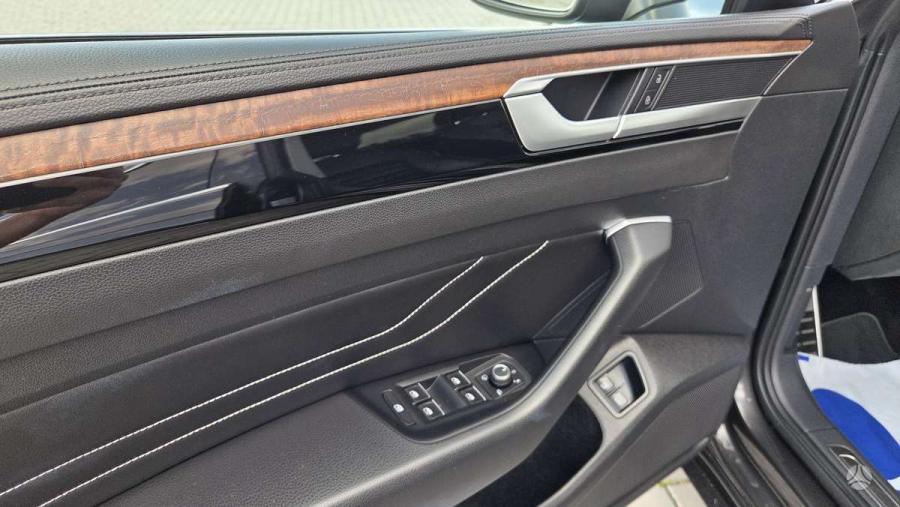 Pelēks Volkswagen Arteon 2022 Marijampole, ar dzinēja tilpumu 1.40 L un nobraukumu 124 tūkst. km par 19999 €, foto 27 vietnē AUTOMOTO.COM.LV
