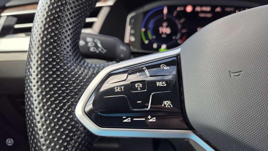 Pelēks Volkswagen Arteon 2022 Marijampole, ar dzinēja tilpumu 1.40 L un nobraukumu 124 tūkst. km par 19999 €, foto 30 vietnē AUTOMOTO.COM.LV