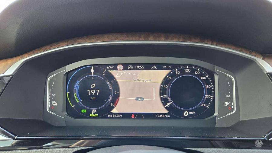 Pelēks Volkswagen Arteon 2022 Marijampole, ar dzinēja tilpumu 1.40 L un nobraukumu 124 tūkst. km par 19999 €, foto 34 vietnē AUTOMOTO.COM.LV