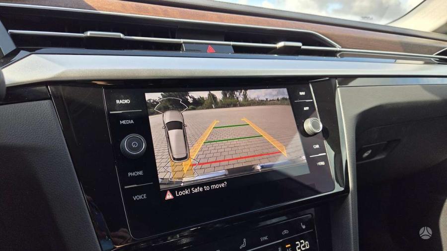 Pelēks Volkswagen Arteon 2022 Marijampole, ar dzinēja tilpumu 1.40 L un nobraukumu 124 tūkst. km par 19999 €, foto 35 vietnē AUTOMOTO.COM.LV