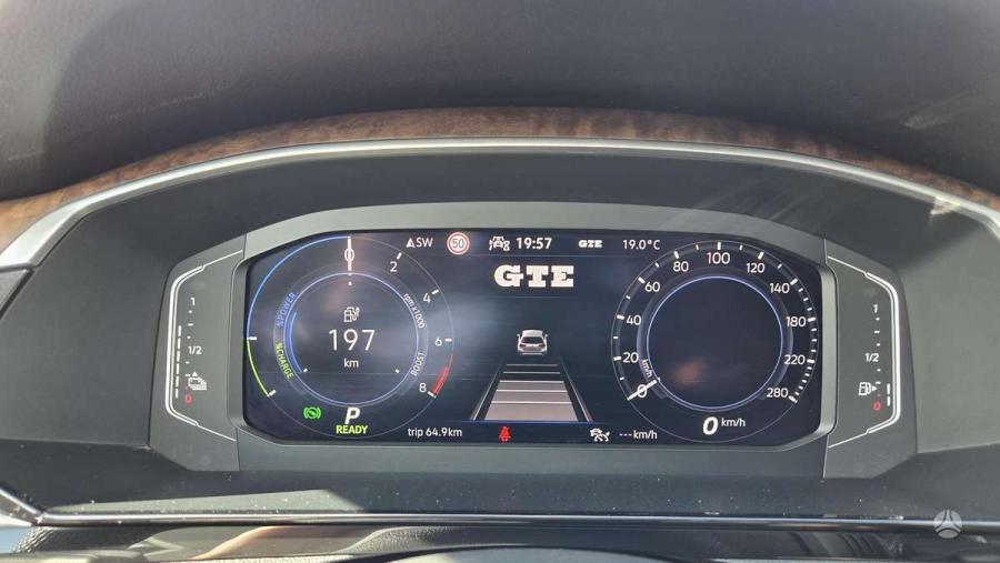 Pelēks Volkswagen Arteon 2022 Marijampole, ar dzinēja tilpumu 1.40 L un nobraukumu 124 tūkst. km par 19999 €, foto 39 vietnē AUTOMOTO.COM.LV