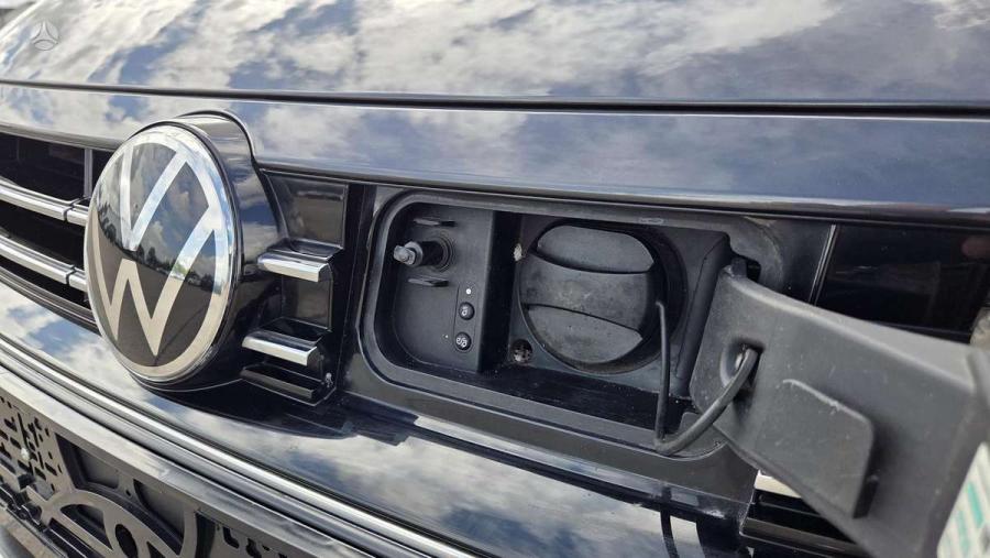 Pelēks Volkswagen Arteon 2022 Marijampole, ar dzinēja tilpumu 1.40 L un nobraukumu 124 tūkst. km par 19999 €, foto 41 vietnē AUTOMOTO.COM.LV