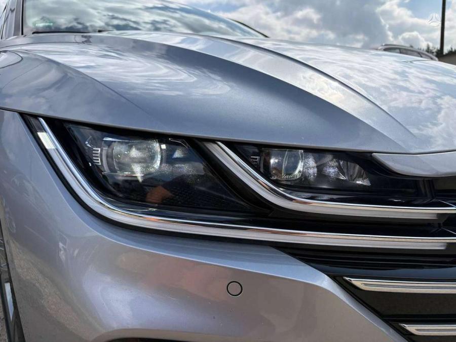 Grey Volkswagen Arteon 2022 in Vilnius, with an engine capacity of 1.40 L and mileage of 152 thousand km for 20990 €, photo 4 on AUTOMOTO.COM.LV