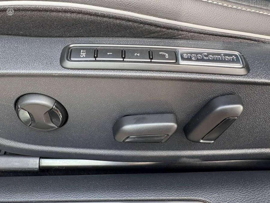 Grey Volkswagen Arteon 2022 in Vilnius, with an engine capacity of 1.40 L and mileage of 152 thousand km for 20990 €, photo 15 on AUTOMOTO.COM.LV