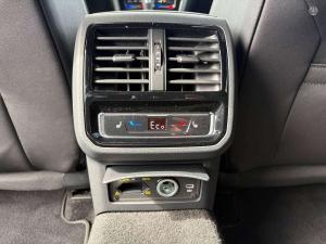 Grey Volkswagen Arteon 2022 in Vilnius, with an engine capacity of 1.40 L and mileage of 152 thousand km for 20990 €, photo 19 on AUTOMOTO.COM.LV