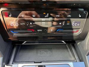 Grey Volkswagen Arteon 2022 in Vilnius, with an engine capacity of 1.40 L and mileage of 152 thousand km for 20990 €, photo 29 on AUTOMOTO.COM.LV