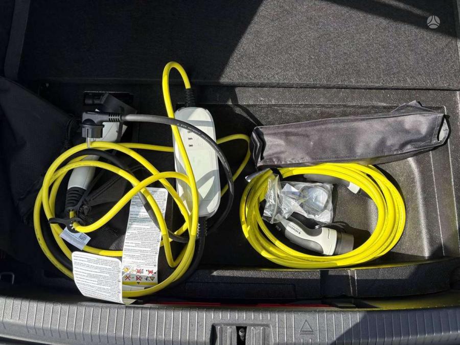 Grey Volkswagen Arteon 2022 in Vilnius, with an engine capacity of 1.40 L and mileage of 152 thousand km for 20990 €, photo 35 on AUTOMOTO.COM.LV