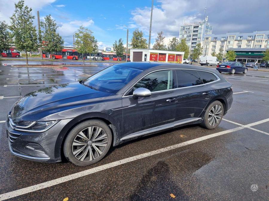 Grey Volkswagen Arteon 2022 in Vilnius, with an engine capacity of 2.00 L and mileage of 146 thousand km for 29500 €, photo 3 on AUTOMOTO.COM.LV