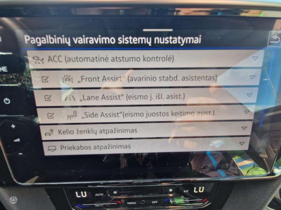 Grey Volkswagen Arteon 2022 in Vilnius, with an engine capacity of 2.00 L and mileage of 146 thousand km for 29500 €, photo 12 on AUTOMOTO.COM.LV