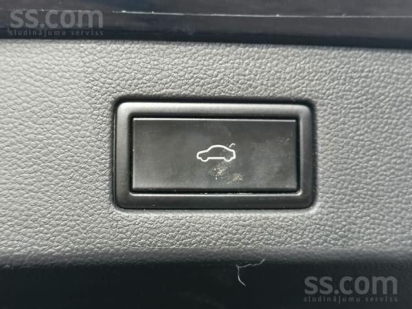 Grey Volkswagen Arteon 2022 in Valmiera, with an engine capacity of 2.00 L and mileage of 181 thousand km for 21900 €, photo 11 on AUTOMOTO.COM.LV