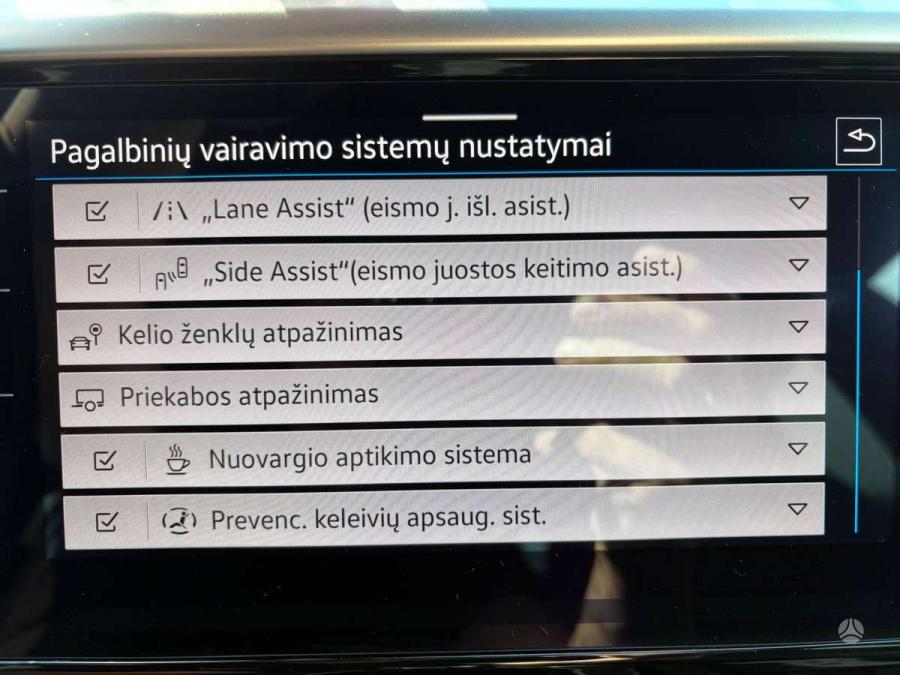 Pelēks Volkswagen Arteon 2022 Viļņa, ar dzinēja tilpumu 1.40 L un nobraukumu 152 tūkst. km par 20700 €, foto 23 vietnē AUTOMOTO.COM.LV