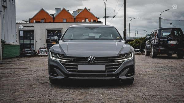 Pelēks Volkswagen Arteon 2023 Kauņa, ar dzinēja tilpumu 1.40 L un nobraukumu 30 tūkst. km par 32000 €, foto 3 vietnē AUTOMOTO.COM.LV