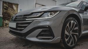 Pelēks Volkswagen Arteon 2023 Kauņa, ar dzinēja tilpumu 1.40 L un nobraukumu 30 tūkst. km par 32000 €, foto 13 vietnē AUTOMOTO.COM.LV