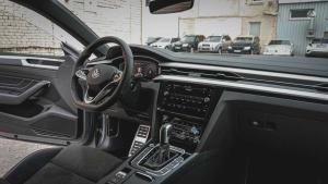 Pelēks Volkswagen Arteon 2023 Kauņa, ar dzinēja tilpumu 1.40 L un nobraukumu 30 tūkst. km par 32000 €, foto 32 vietnē AUTOMOTO.COM.LV