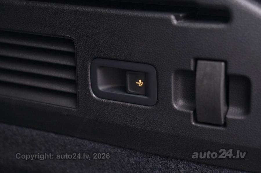 Pelēks Volkswagen Arteon 2023 Tallina, ar dzinēja tilpumu 2.00 L un nobraukumu 99 tūkst. km par 28990 €, foto 12 vietnē AUTOMOTO.COM.LV