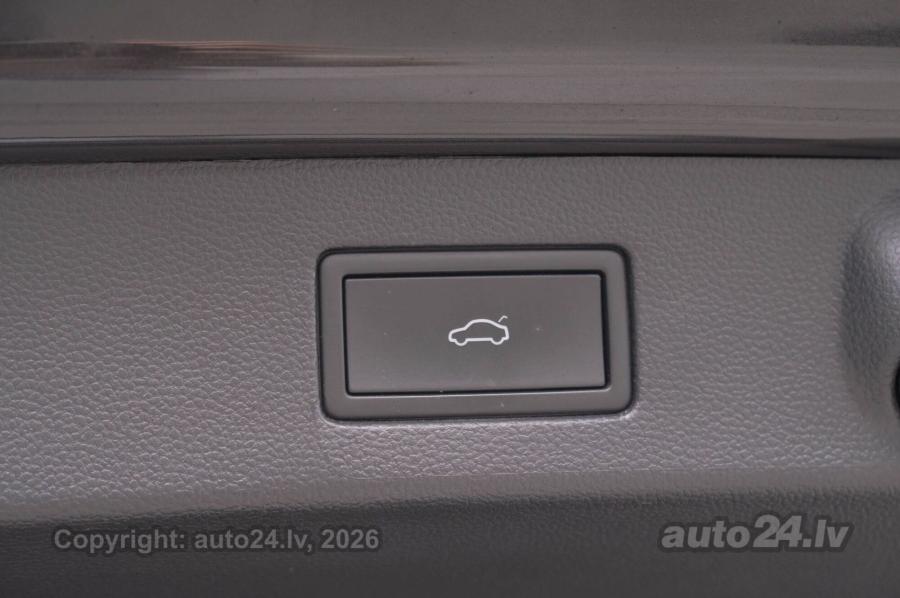 Pelēks Volkswagen Arteon 2023 Tallina, ar dzinēja tilpumu 2.00 L un nobraukumu 99 tūkst. km par 28990 €, foto 13 vietnē AUTOMOTO.COM.LV