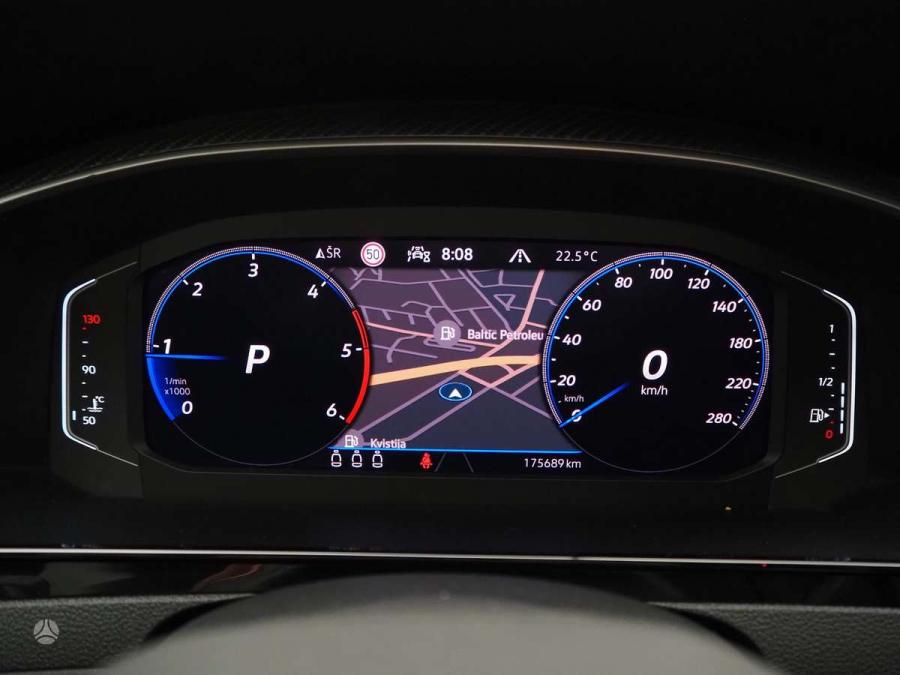 Grey Volkswagen Arteon 2023 in Vilnius, with an engine capacity of 1.97 L and mileage of 176 thousand km for 24800 €, photo 26 on AUTOMOTO.COM.LV