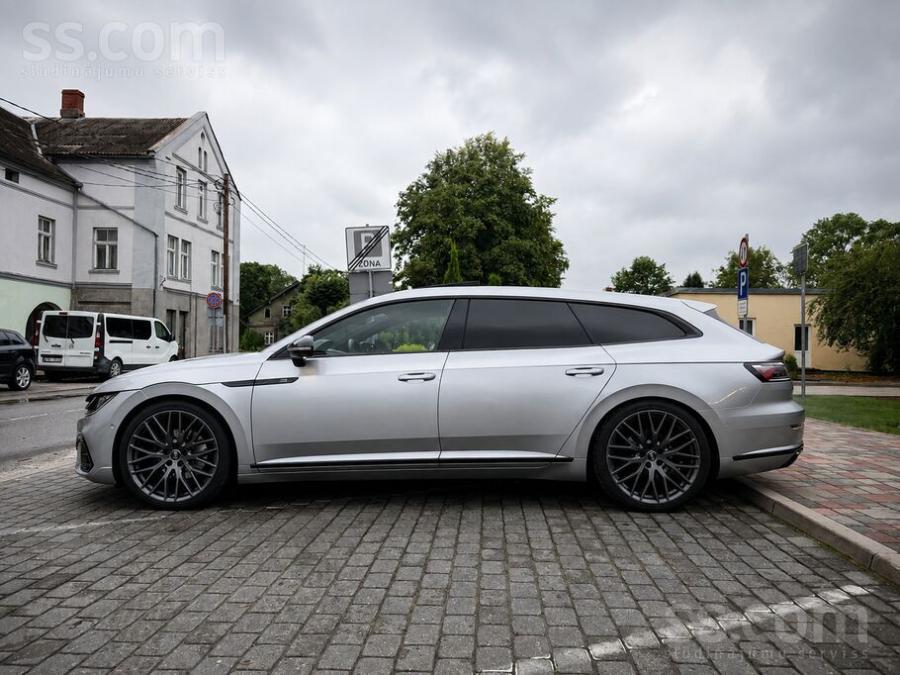 Grey Volkswagen Arteon 2023 in Riga, with an engine capacity of 2.00 L and mileage of 138 thousand km for 28900 €, photo 5 on AUTOMOTO.COM.LV