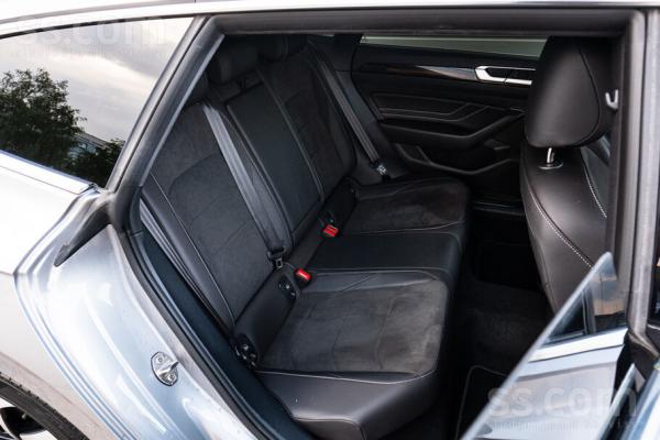 Grey Volkswagen Arteon 2023 in Jelgava, with an engine capacity of 2.00 L and mileage of 129 thousand km for 26900 €, photo 9 on AUTOMOTO.COM.LV