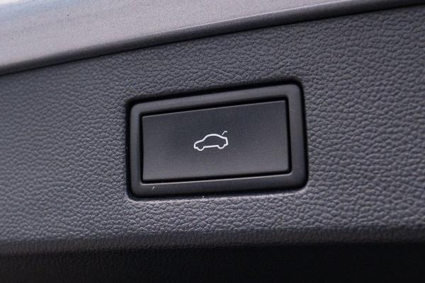 Pelēks Volkswagen Arteon 2023 Jelgava, ar dzinēja tilpumu 2.00 L un nobraukumu 129 tūkst. km par 30450 €, foto 11 vietnē AUTOMOTO.COM.LV