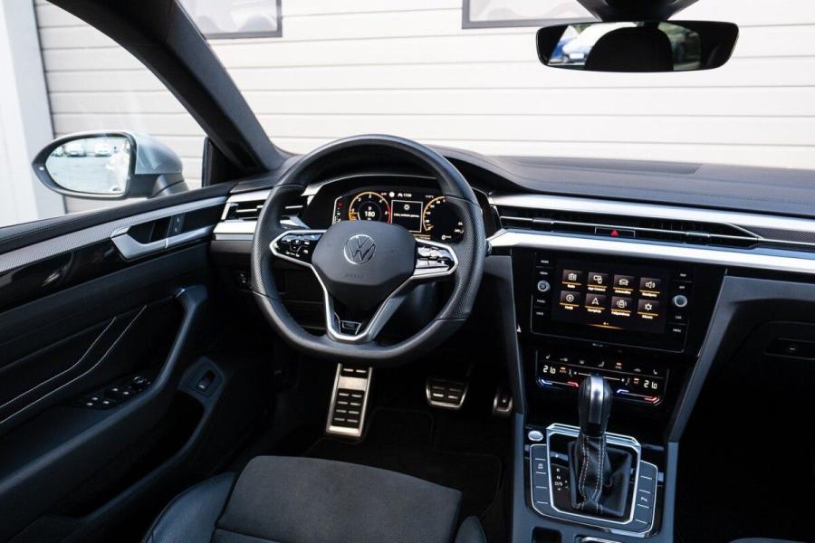 Grey Volkswagen Arteon 2023 in Jelgava, with an engine capacity of 2.00 L and mileage of 129 thousand km for 30450 €, photo 15 on AUTOMOTO.COM.LV