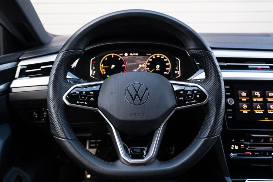 Grey Volkswagen Arteon 2023 in Jelgava, with an engine capacity of 2.00 L and mileage of 129 thousand km for 30450 €, photo 19 on AUTOMOTO.COM.LV