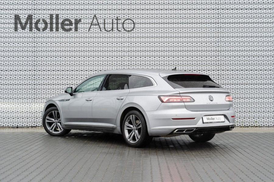Pelēks Volkswagen Arteon 2023 Mārupe, ar dzinēja tilpumu 2.00 L un nobraukumu 84 tūkst. km par 28950 €, foto 4 vietnē AUTOMOTO.COM.LV