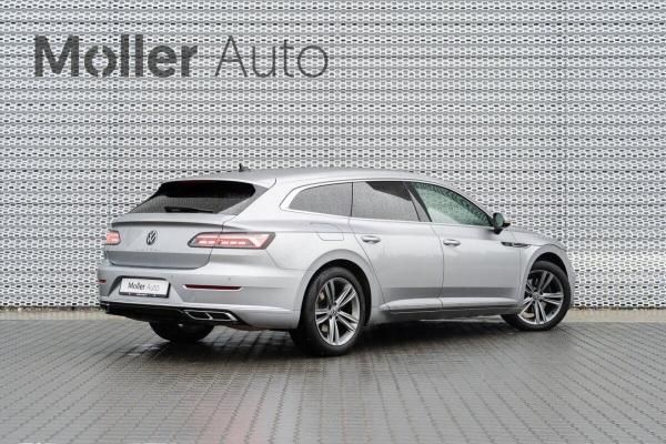 Pelēks Volkswagen Arteon 2023 Mārupe, ar dzinēja tilpumu 2.00 L un nobraukumu 84 tūkst. km par 28950 €, foto 5 vietnē AUTOMOTO.COM.LV