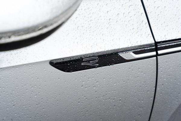 Pelēks Volkswagen Arteon 2023 Mārupe, ar dzinēja tilpumu 2.00 L un nobraukumu 84 tūkst. km par 28950 €, foto 7 vietnē AUTOMOTO.COM.LV