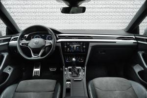 Pelēks Volkswagen Arteon 2023 Mārupe, ar dzinēja tilpumu 2.00 L un nobraukumu 84 tūkst. km par 28950 €, foto 8 vietnē AUTOMOTO.COM.LV