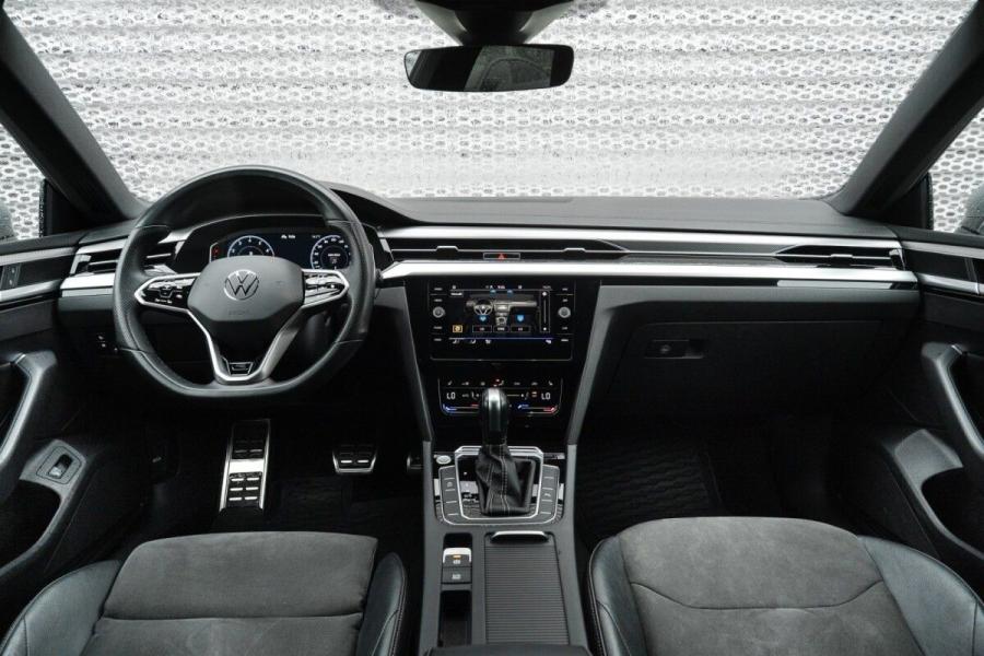 Pelēks Volkswagen Arteon 2023 Mārupe, ar dzinēja tilpumu 2.00 L un nobraukumu 84 tūkst. km par 28950 €, foto 8 vietnē AUTOMOTO.COM.LV