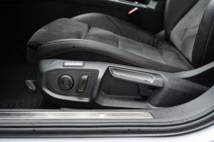 Pelēks Volkswagen Arteon 2023 Mārupe, ar dzinēja tilpumu 2.00 L un nobraukumu 84 tūkst. km par 28950 €, foto 11 vietnē AUTOMOTO.COM.LV
