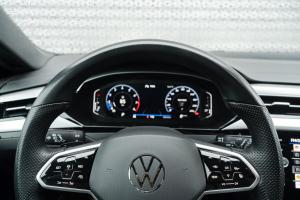 Pelēks Volkswagen Arteon 2023 Mārupe, ar dzinēja tilpumu 2.00 L un nobraukumu 84 tūkst. km par 28950 €, foto 17 vietnē AUTOMOTO.COM.LV