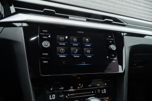 Pelēks Volkswagen Arteon 2023 Mārupe, ar dzinēja tilpumu 2.00 L un nobraukumu 84 tūkst. km par 28950 €, foto 24 vietnē AUTOMOTO.COM.LV