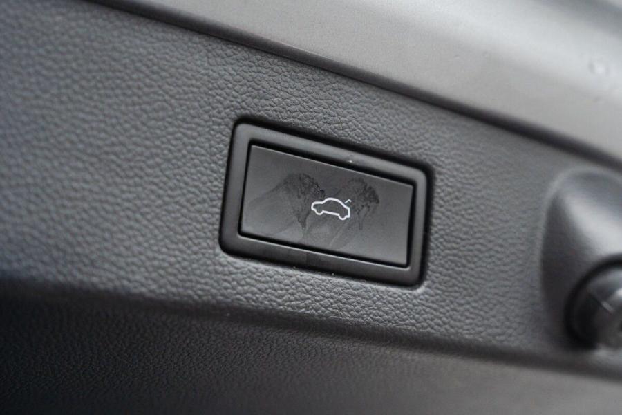 Pelēks Volkswagen Arteon 2023 Mārupe, ar dzinēja tilpumu 2.00 L un nobraukumu 84 tūkst. km par 28950 €, foto 29 vietnē AUTOMOTO.COM.LV