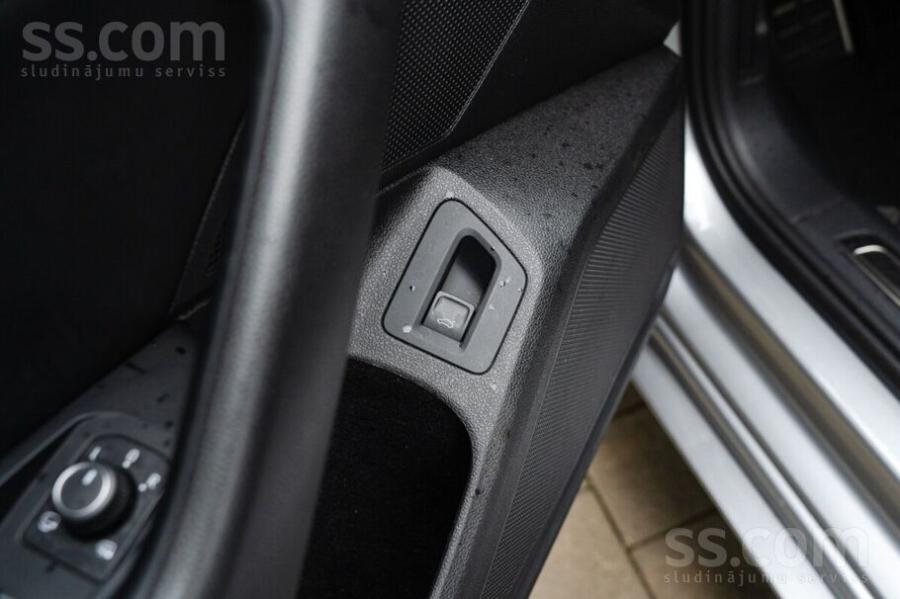Pelēks Volkswagen Arteon 2023 Rīga, ar dzinēja tilpumu 2.00 L un nobraukumu 84 tūkst. km par 28950 €, foto 10 vietnē AUTOMOTO.COM.LV