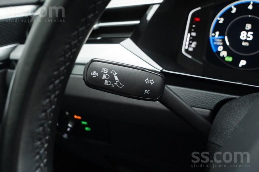 Pelēks Volkswagen Arteon 2023 Rīga, ar dzinēja tilpumu 2.00 L un nobraukumu 84 tūkst. km par 28950 €, foto 14 vietnē AUTOMOTO.COM.LV
