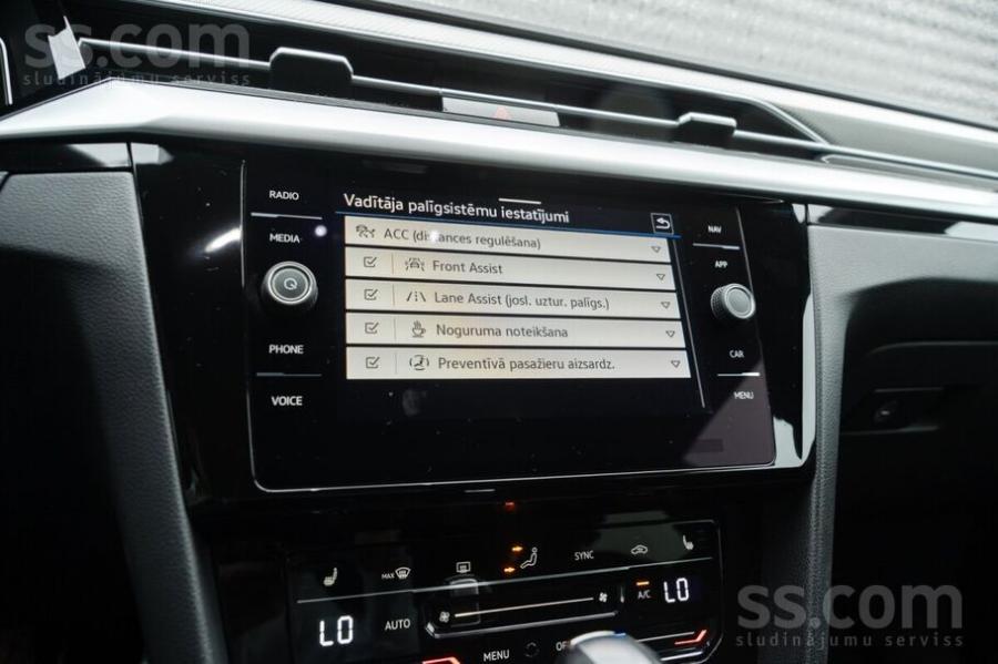 Pelēks Volkswagen Arteon 2023 Rīga, ar dzinēja tilpumu 2.00 L un nobraukumu 84 tūkst. km par 28950 €, foto 22 vietnē AUTOMOTO.COM.LV