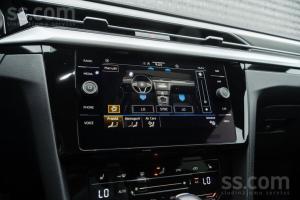 Pelēks Volkswagen Arteon 2023 Rīga, ar dzinēja tilpumu 2.00 L un nobraukumu 84 tūkst. km par 28950 €, foto 23 vietnē AUTOMOTO.COM.LV