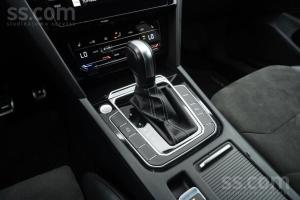 Pelēks Volkswagen Arteon 2023 Rīga, ar dzinēja tilpumu 2.00 L un nobraukumu 84 tūkst. km par 28950 €, foto 26 vietnē AUTOMOTO.COM.LV